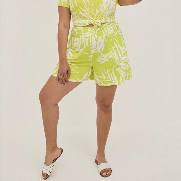 torrid | Shorts | Torrid Tropical Shorts Green White | Poshmark
